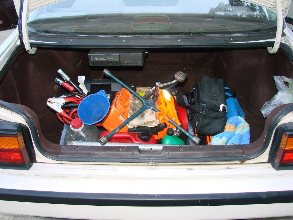 Emergency Road Kit: 33 Items You Need - Aceable